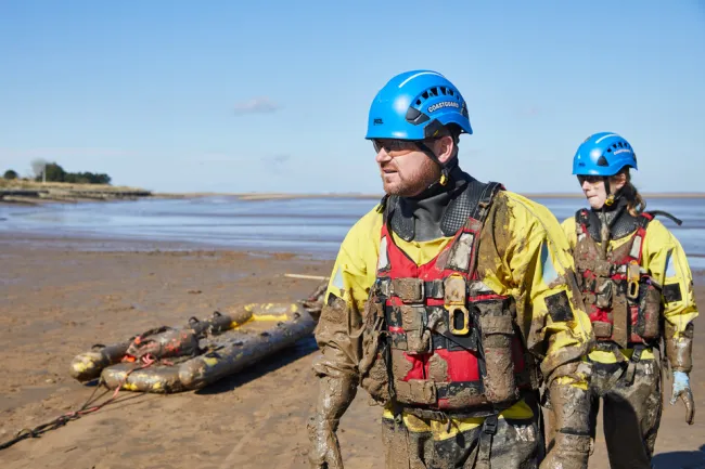 Visiting the coast? Don’t become a stick-in-the-mud! | HM Coastguard UK